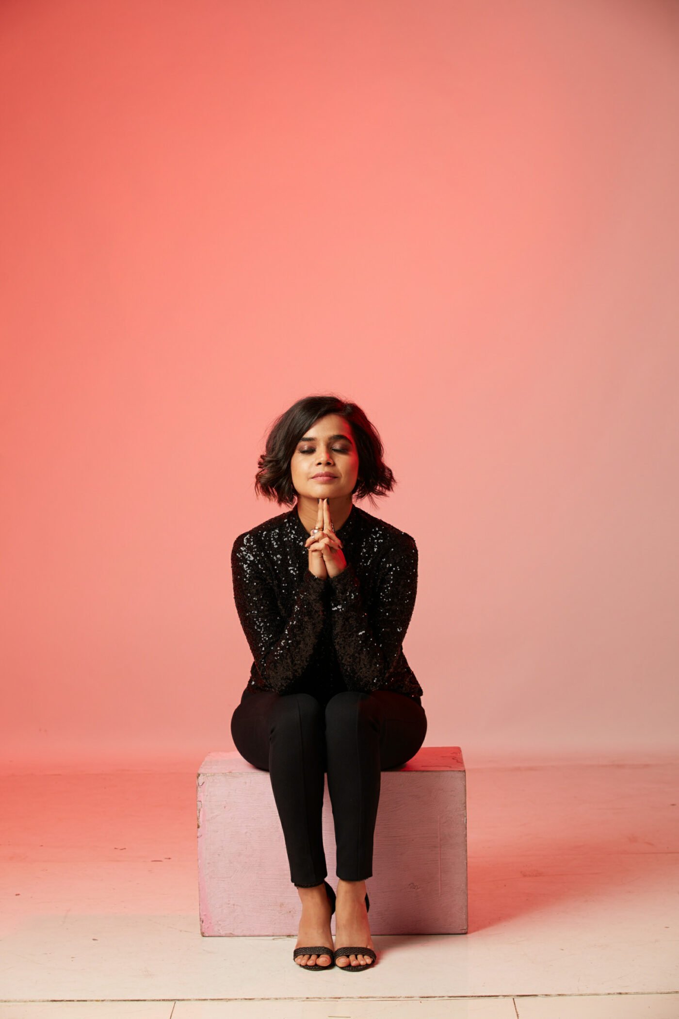 Suhani Shah, India’s first female Magician. - Face Magazine